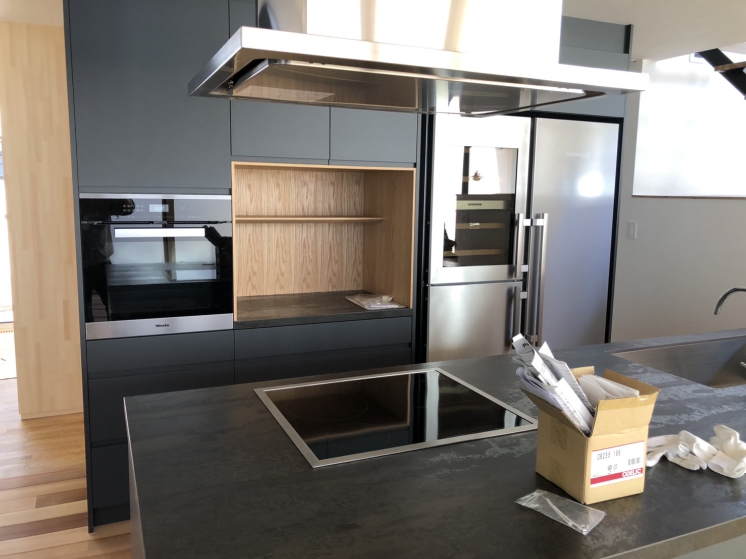 Miele食器洗い機、電気オーブン GAGGENAU IHクッカー Federicaレンジフード LIEBHERR冷凍冷蔵庫 ...